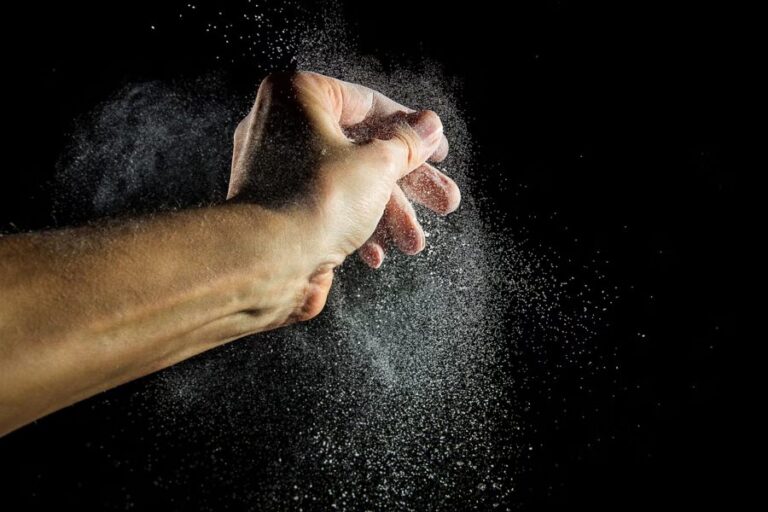 Why Do Athletes Use Smelling Salts: for Focus and Performance ...